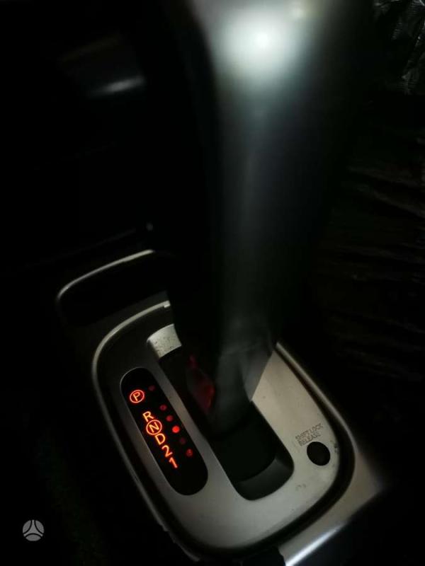 Red Nissan Note 2013 in Vilnius, with an engine capacity of 1.60 L and mileage of 167 thousand km for 4650 €, photo 5 on AUTOMOTO.COM.LV