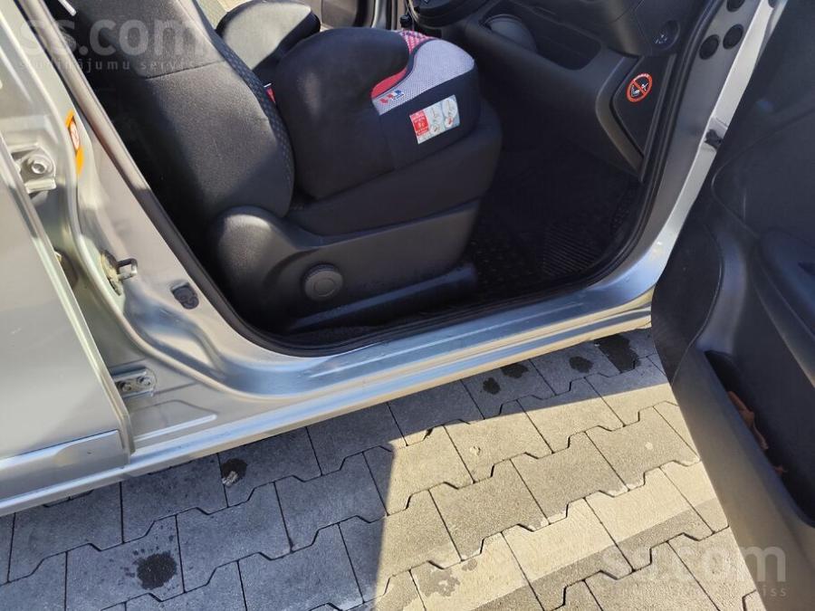 Nissan Note 2008 in Riga, with an engine capacity of 1.50 L and mileage of 314 thousand km for 1890 €, photo 14 on AUTOMOTO.COM.LV