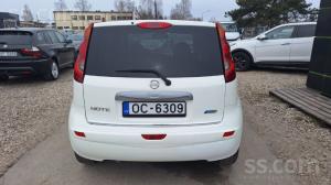 White Nissan Note 2011 in Riga, with an engine capacity of 1.50 L and mileage of 298 thousand km for 3490 €, photo 9 on AUTOMOTO.COM.LV