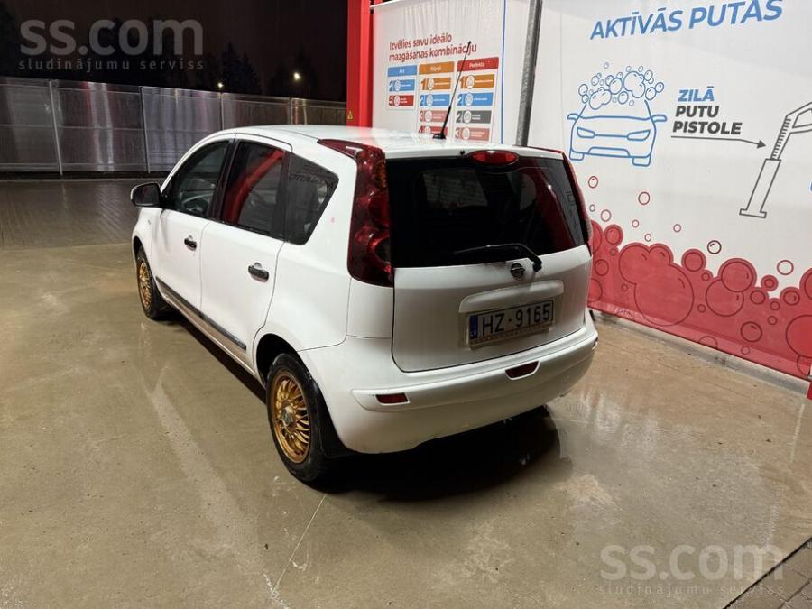 Balts Nissan Note 2012 Rīga, ar dzinēja tilpumu 1.40 L un nobraukumu 291 tūkst. km par 1550 €, foto 5 vietnē AUTOMOTO.COM.LV