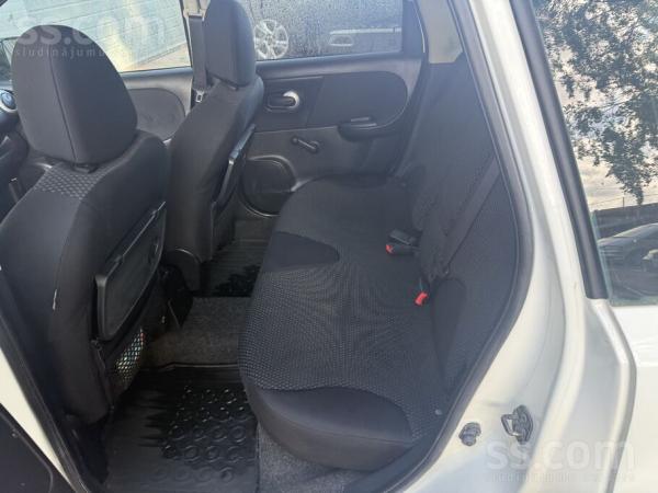 Balts Nissan Note 2012 Rīga, ar dzinēja tilpumu 1.40 L un nobraukumu 0 tūkst. km par 1800 €, foto 8 vietnē AUTOMOTO.COM.LV