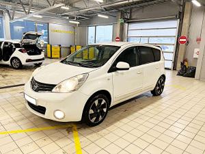 White Nissan Note 2013 in Vilnius, with an engine capacity of 1.60 L and mileage of 320 thousand km for 3300 €, photo 7 on AUTOMOTO.COM.LV