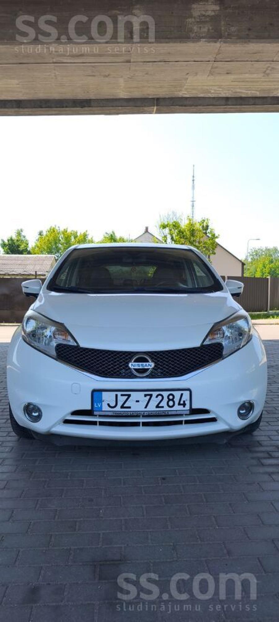 White Nissan Note 2013 in Daugavpils, with an engine capacity of 1.50 L and mileage of 145 thousand km for 4950 €, photo 3 on AUTOMOTO.COM.LV