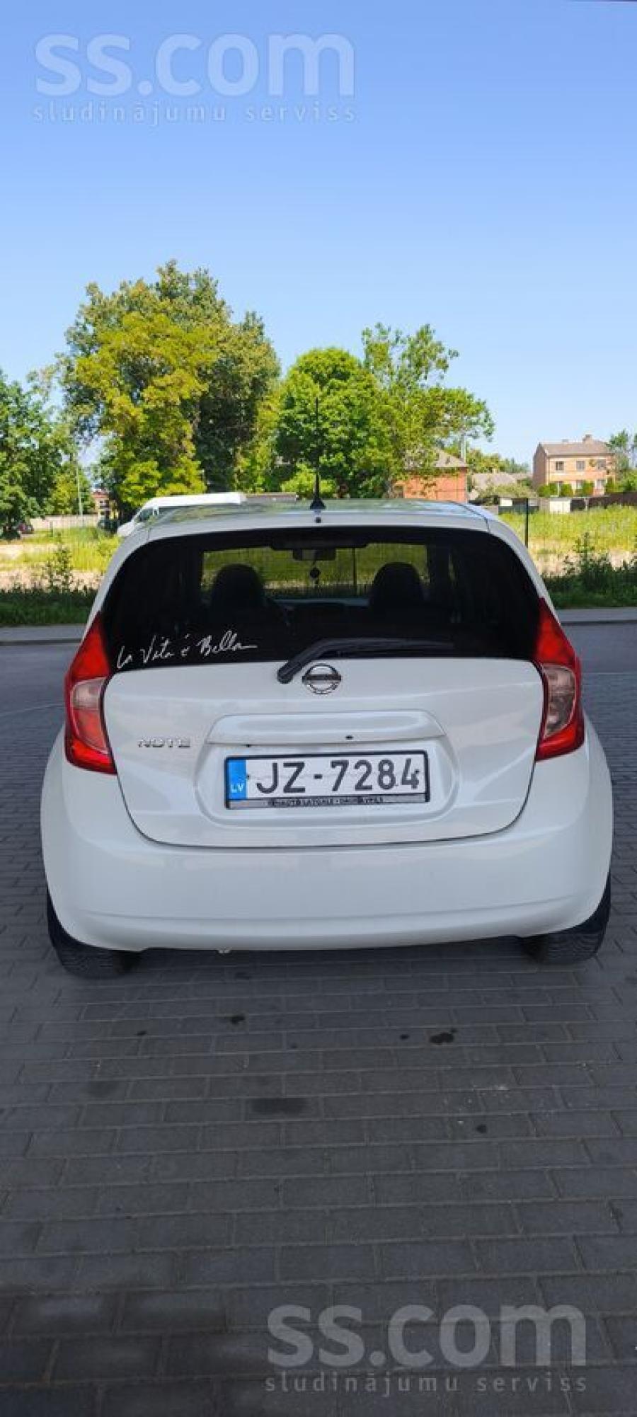 White Nissan Note 2013 in Daugavpils, with an engine capacity of 1.50 L and mileage of 145 thousand km for 4950 €, photo 5 on AUTOMOTO.COM.LV