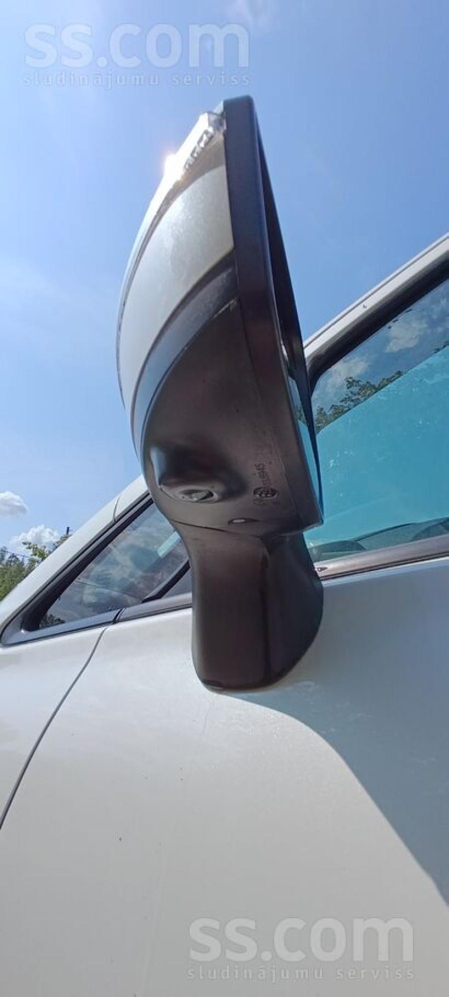 White Nissan Note 2013 in Daugavpils, with an engine capacity of 1.50 L and mileage of 145 thousand km for 4950 €, photo 17 on AUTOMOTO.COM.LV