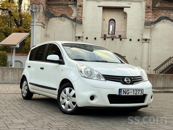 White Nissan Note 2013 in Jelgava, with an engine capacity of 1.50 L and mileage of 167 thousand km for 3290 €, photo 1 on AUTOMOTO.COM.LV
