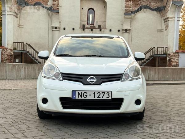White Nissan Note 2013 in Jelgava, with an engine capacity of 1.50 L and mileage of 167 thousand km for 3290 €, photo 2 on AUTOMOTO.COM.LV