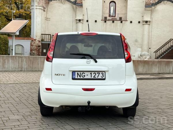 White Nissan Note 2013 in Jelgava, with an engine capacity of 1.50 L and mileage of 167 thousand km for 3290 €, photo 5 on AUTOMOTO.COM.LV