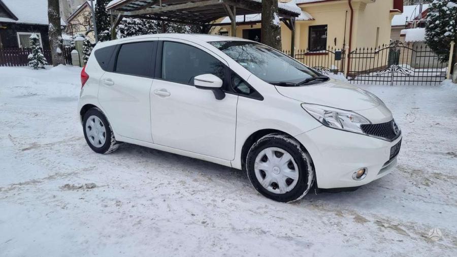 White Nissan Note 2014 in Siauliai, with an engine capacity of 1.20 L and mileage of 180 thousand km for 3650 €, photo 5 on AUTOMOTO.COM.LV