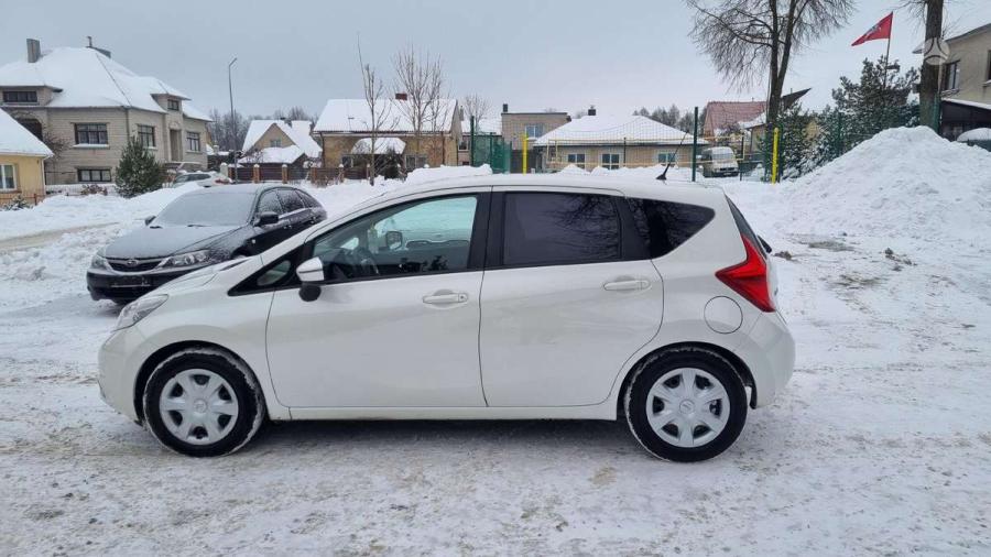 White Nissan Note 2014 in Siauliai, with an engine capacity of 1.20 L and mileage of 180 thousand km for 3650 €, photo 6 on AUTOMOTO.COM.LV