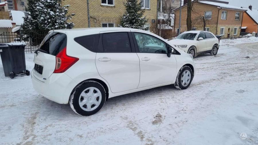 White Nissan Note 2014 in Siauliai, with an engine capacity of 1.20 L and mileage of 180 thousand km for 3650 €, photo 9 on AUTOMOTO.COM.LV