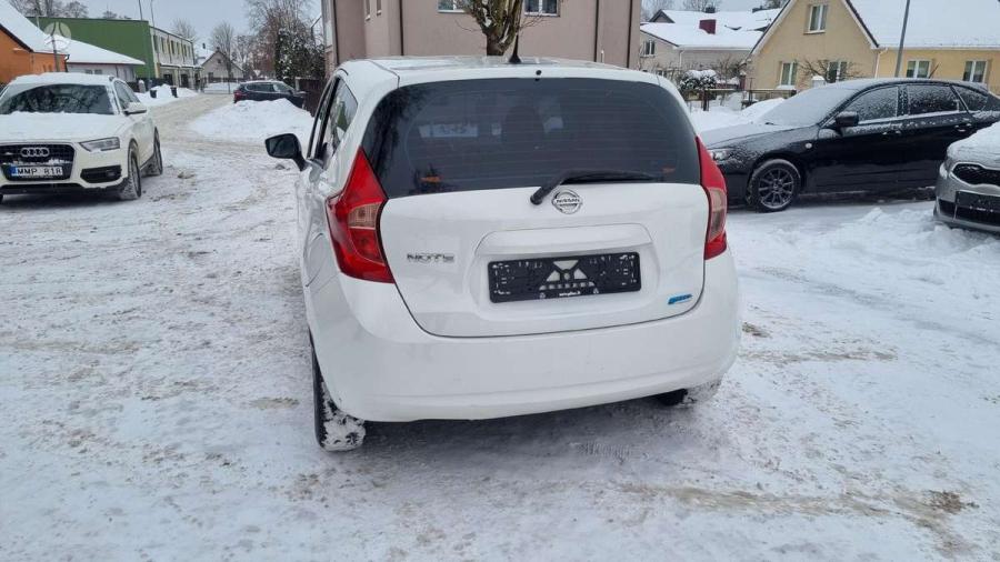 White Nissan Note 2014 in Siauliai, with an engine capacity of 1.20 L and mileage of 180 thousand km for 3650 €, photo 12 on AUTOMOTO.COM.LV