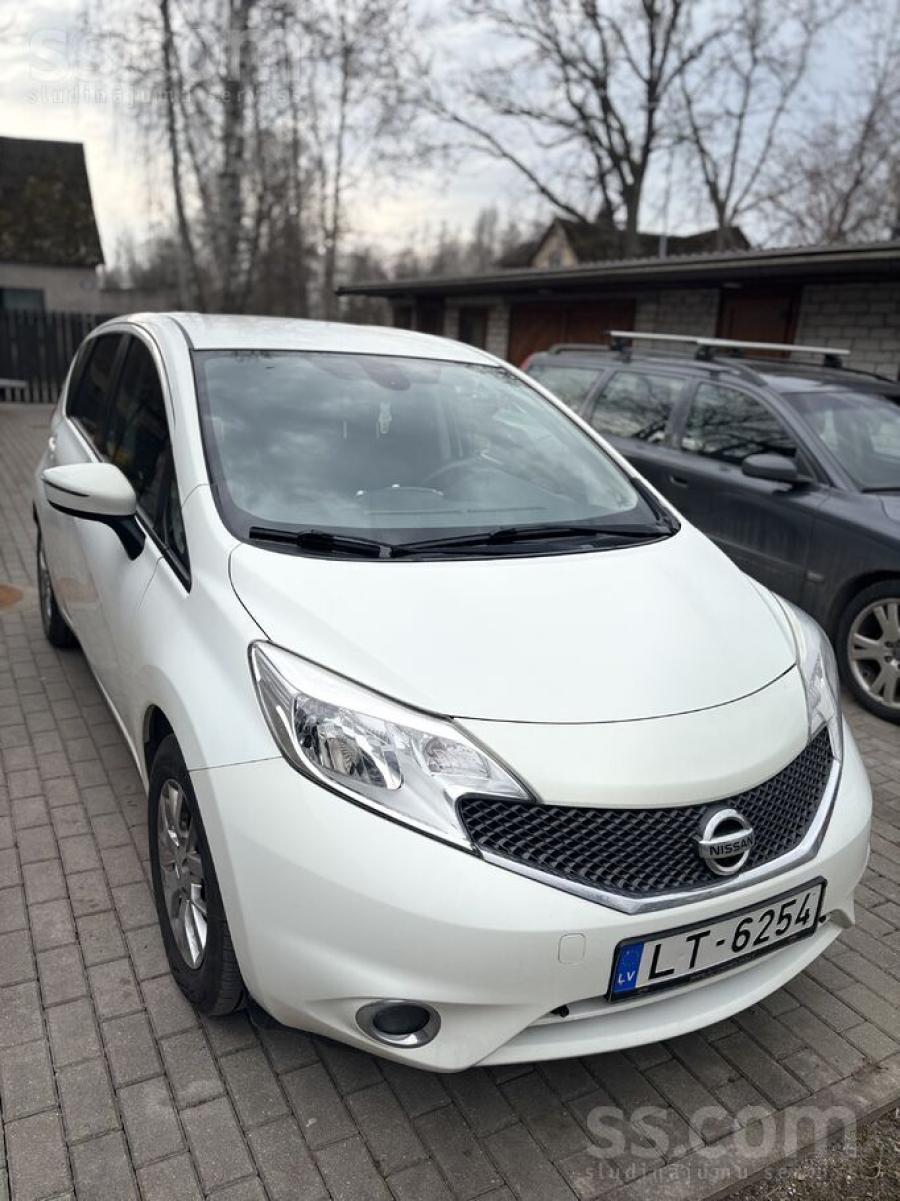 White Nissan Note 2014 in Jurmala, with an engine capacity of 1.50 L and mileage of 140 thousand km for 4200 €, photo 1 on AUTOMOTO.COM.LV