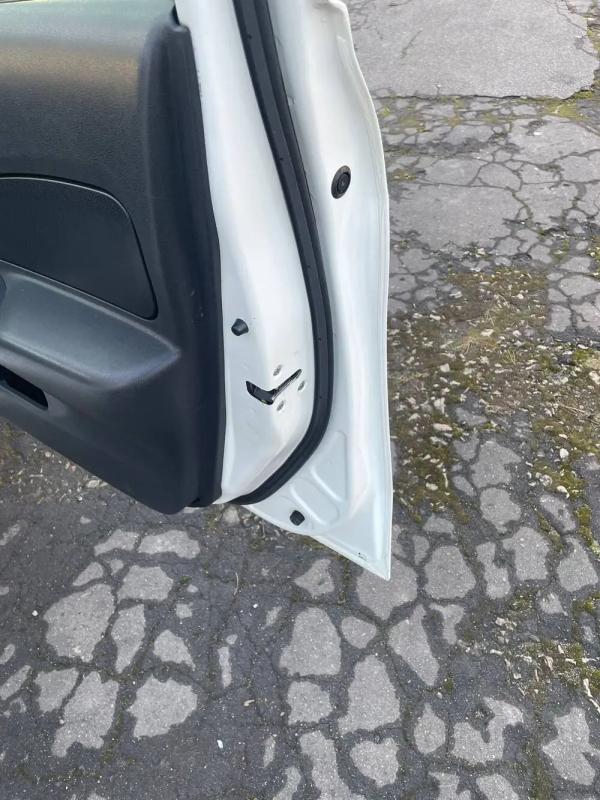 Balts Nissan Note 2014 Rīga, ar dzinēja tilpumu 1.20 L un nobraukumu 260 tūkst. km par 1250 €, foto 5 vietnē AUTOMOTO.COM.LV