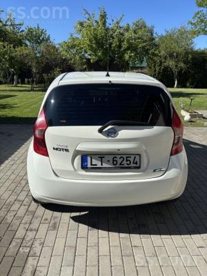 White Nissan Note 2014 in Jurmala, with an engine capacity of 1.50 L and mileage of 152 thousand km for 3900 €, photo 4 on AUTOMOTO.COM.LV
