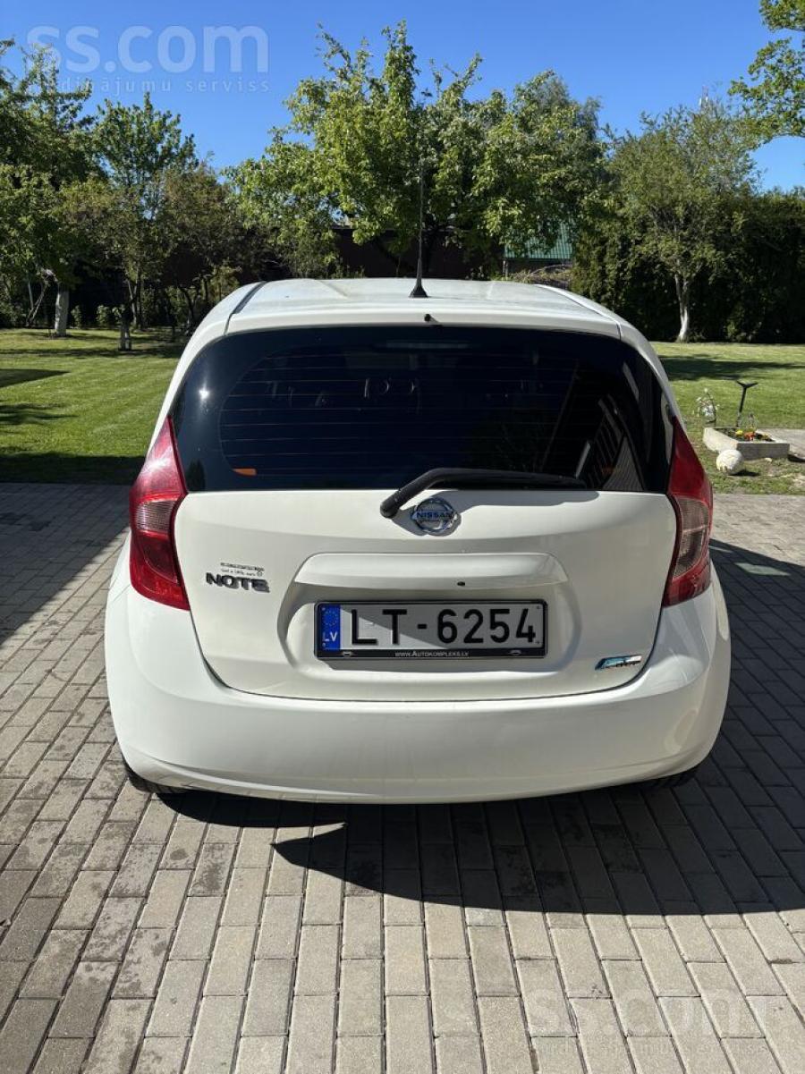 White Nissan Note 2014 in Jurmala, with an engine capacity of 1.50 L and mileage of 152 thousand km for 3900 €, photo 4 on AUTOMOTO.COM.LV
