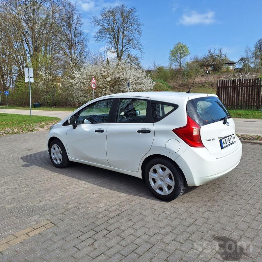 White Nissan Note 2015 in Ogre, with an engine capacity of 1.20 L and mileage of 144 thousand km for 6890 €, photo 3 on AUTOMOTO.COM.LV