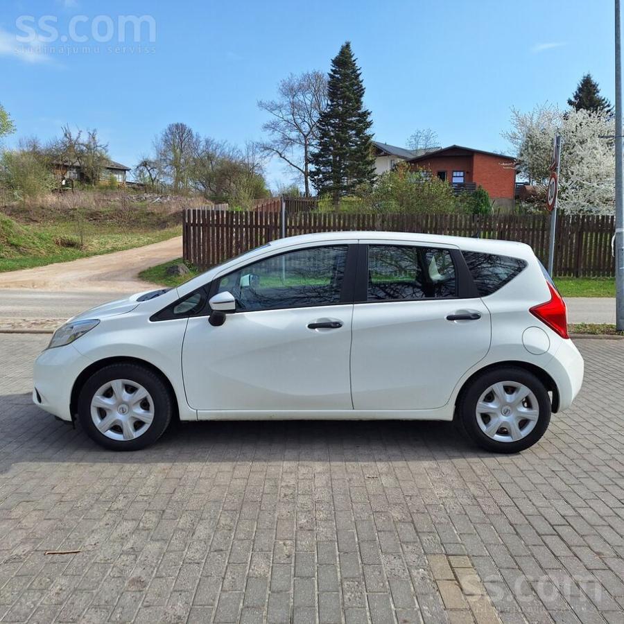 White Nissan Note 2015 in Ogre, with an engine capacity of 1.20 L and mileage of 144 thousand km for 6890 €, photo 5 on AUTOMOTO.COM.LV