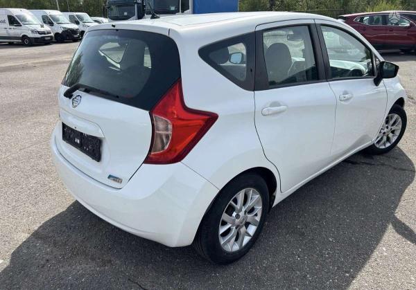White Nissan Note 2015 in Taurage, with an engine capacity of 1.46 L and mileage of 160 thousand km for 2750 €, photo 3 on AUTOMOTO.COM.LV
