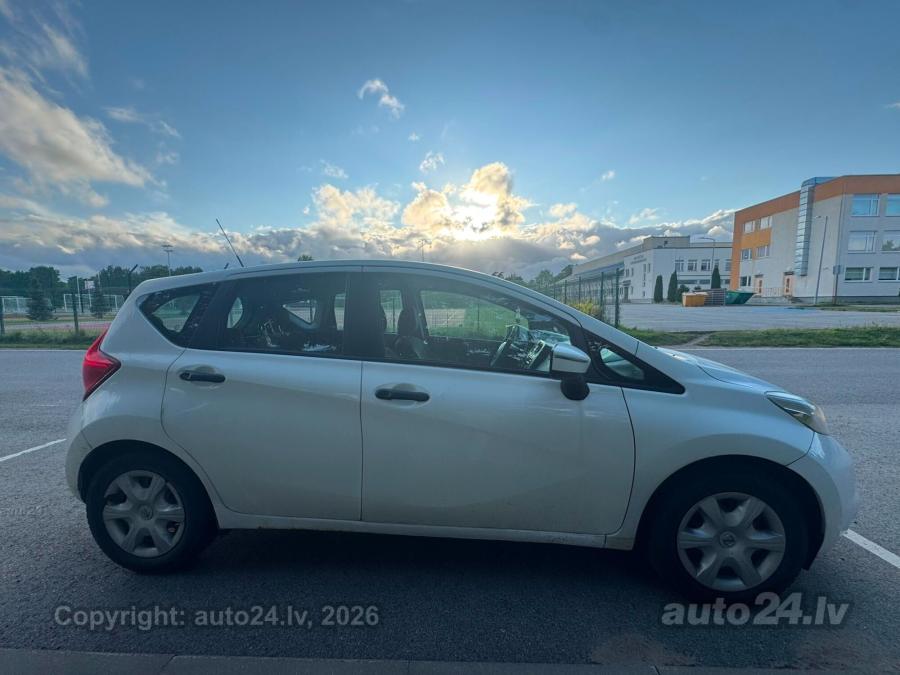 Balts Nissan Note 2015 Tallina, ar dzinēja tilpumu 1.20 L un nobraukumu 187 tūkst. km par 3500 €, foto 3 vietnē AUTOMOTO.COM.LV
