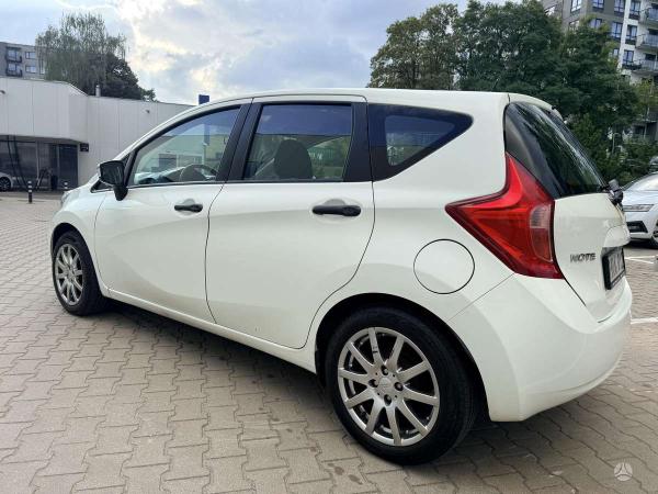 White Nissan Note 2015 in Vilnius, with an engine capacity of 1.20 L and mileage of 217 thousand km for 2400 €, photo 7 on AUTOMOTO.COM.LV