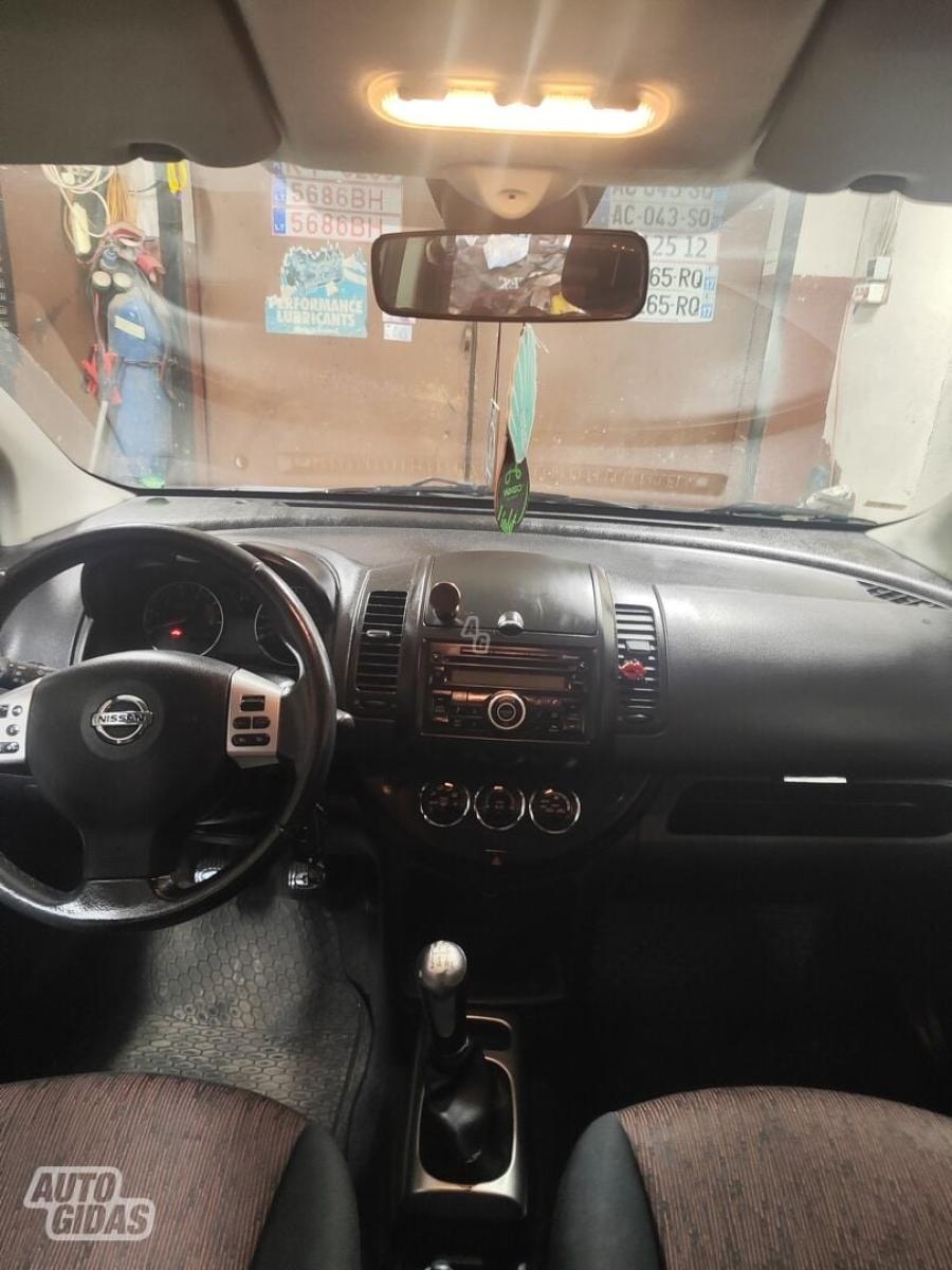 White Nissan Note 2011 in Kaunas, with an engine capacity of 1.50 L and mileage of 247 thousand km for 1500 €, photo 9 on AUTOMOTO.COM.LV