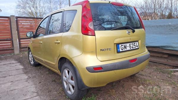 Желтый Ниссан Ноут 2007 в Рига, объемом двигателя 1.50 л и пробегом 193 тыс. км за 990 €, фото 1 на AUTOMOTO.COM.LV