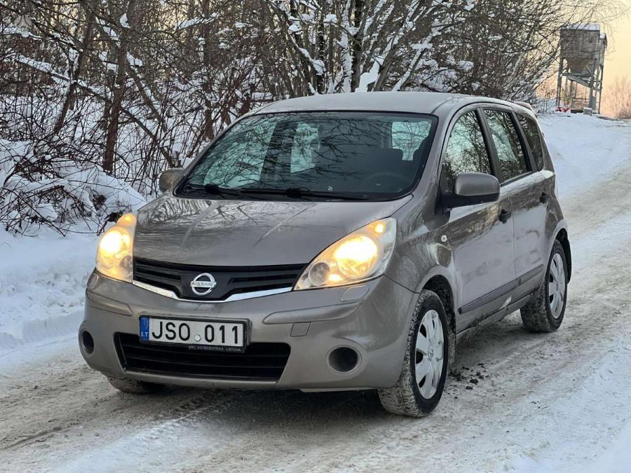 Yellow Nissan Note 2011 in Vilnius, with an engine capacity of 1.39 L and mileage of 202 thousand km for 1950 €, photo 1 on AUTOMOTO.COM.LV