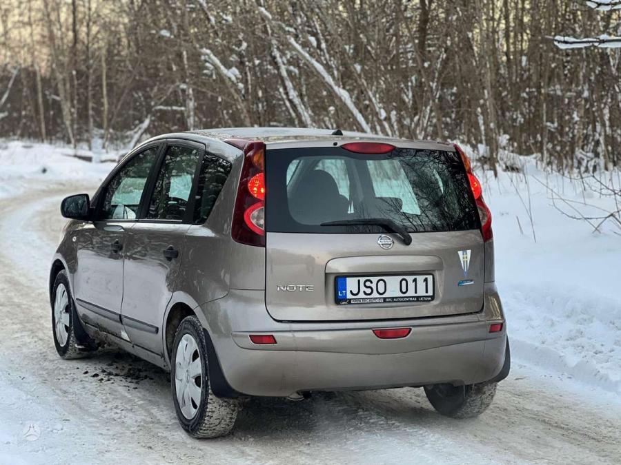 Yellow Nissan Note 2011 in Vilnius, with an engine capacity of 1.39 L and mileage of 202 thousand km for 1950 €, photo 4 on AUTOMOTO.COM.LV
