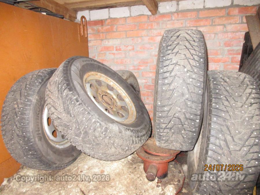 Melns Nissan NP300 2011 Tallina, ar dzinēja tilpumu 2.50 L un nobraukumu 272 tūkst. km par 7100 €, foto 15 vietnē AUTOMOTO.COM.LV