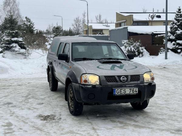 Pelēks Nissan NP300 2012 Viļņa, ar dzinēja tilpumu 2.49 L un nobraukumu 175 tūkst. km par 6800 €, foto 1 vietnē AUTOMOTO.COM.LV
