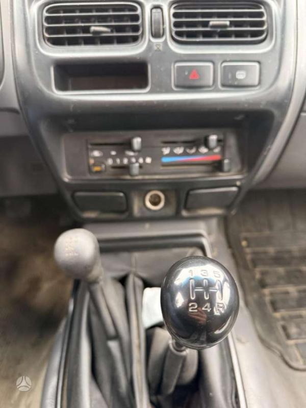 Pelēks Nissan NP300 2012 Viļņa, ar dzinēja tilpumu 2.49 L un nobraukumu 175 tūkst. km par 6800 €, foto 11 vietnē AUTOMOTO.COM.LV