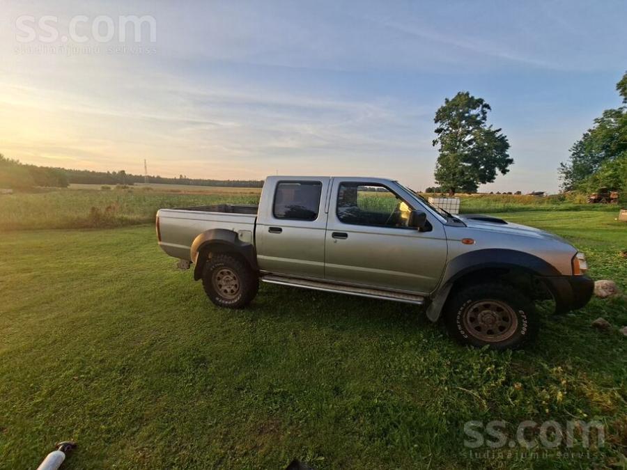 Pelēks Nissan NP300 2009 Valmiera, ar dzinēja tilpumu 2.50 L un nobraukumu 450 tūkst. km par 3500 €, foto 3 vietnē AUTOMOTO.COM.LV
