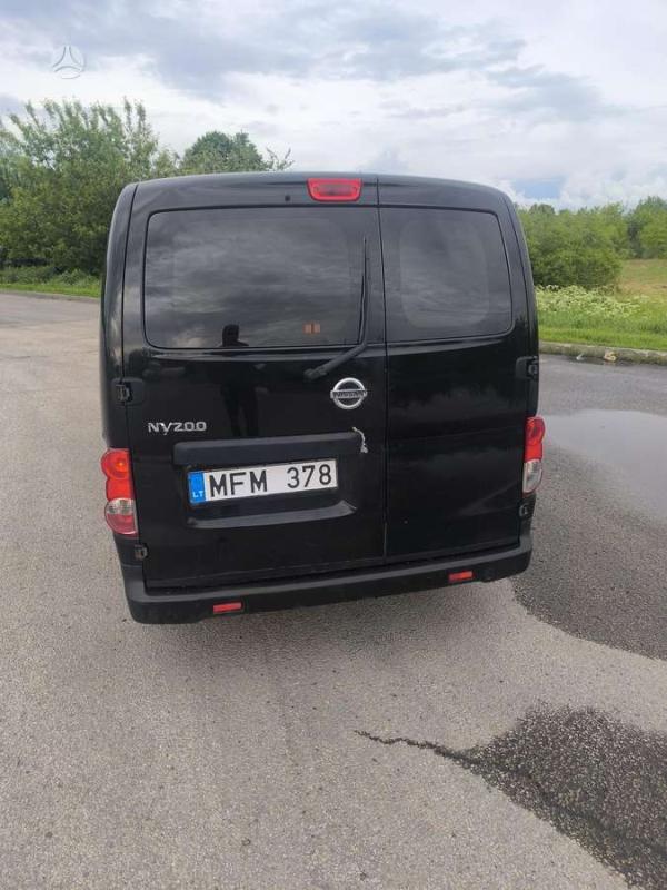 Черный Ниссан NV200 2011 в Паневежис, объемом двигателя 1.60 л и пробегом 378 тыс. км за 2250 €, фото 3 на AUTOMOTO.COM.LV