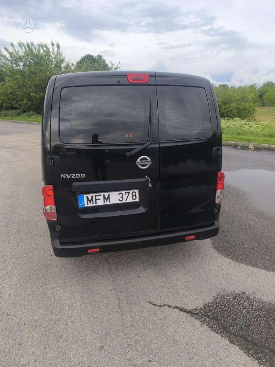 Черный Ниссан NV200 2011 в Паневежис, объемом двигателя 1.60 л и пробегом 378 тыс. км за 2250 €, фото 4 на AUTOMOTO.COM.LV