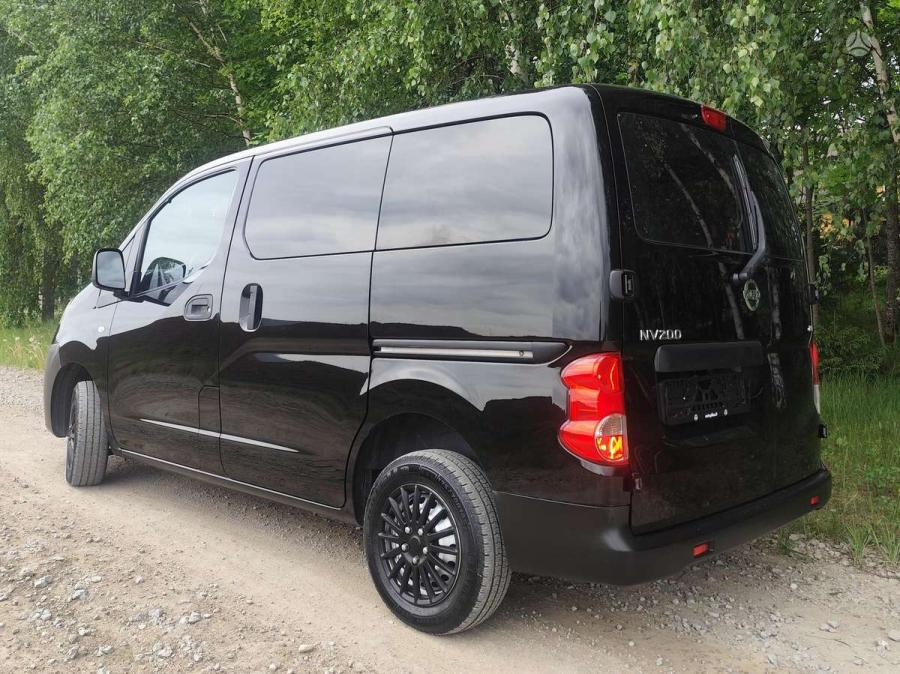 Melns Nissan NV200 2012 Šauļi, ar dzinēja tilpumu 1.50 L un nobraukumu 239 tūkst. km par 5650 €, foto 6 vietnē AUTOMOTO.COM.LV