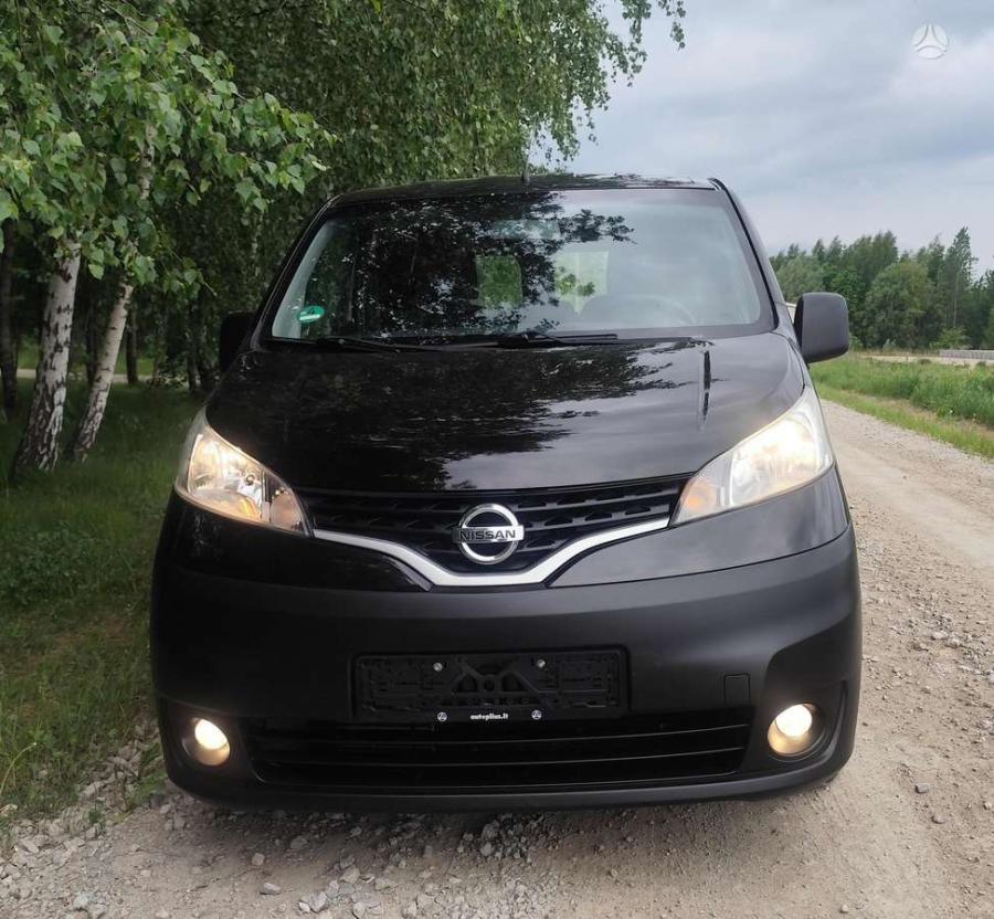 Melns Nissan NV200 2012 Šauļi, ar dzinēja tilpumu 1.50 L un nobraukumu 239 tūkst. km par 5650 €, foto 9 vietnē AUTOMOTO.COM.LV