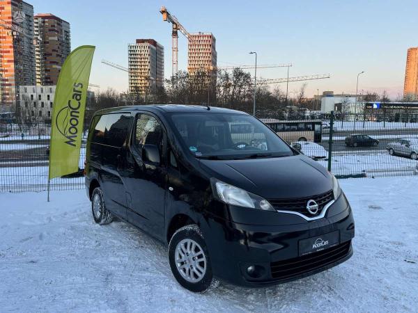 Black Nissan NV200 2013 in Vilnius, with an engine capacity of 1.60 L and mileage of 128 thousand km for 5800 €, photo 2 on AUTOMOTO.COM.LV