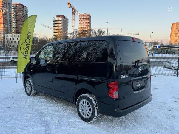Black Nissan NV200 2013 in Vilnius, with an engine capacity of 1.60 L and mileage of 128 thousand km for 5800 €, photo 3 on AUTOMOTO.COM.LV