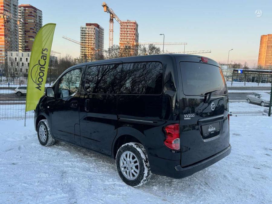 Black Nissan NV200 2013 in Vilnius, with an engine capacity of 1.60 L and mileage of 128 thousand km for 5800 €, photo 3 on AUTOMOTO.COM.LV