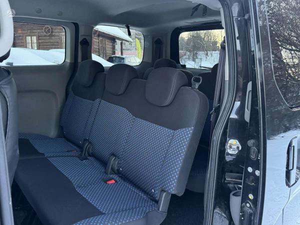 Black Nissan NV200 2013 in Vilnius, with an engine capacity of 1.60 L and mileage of 128 thousand km for 5800 €, photo 9 on AUTOMOTO.COM.LV