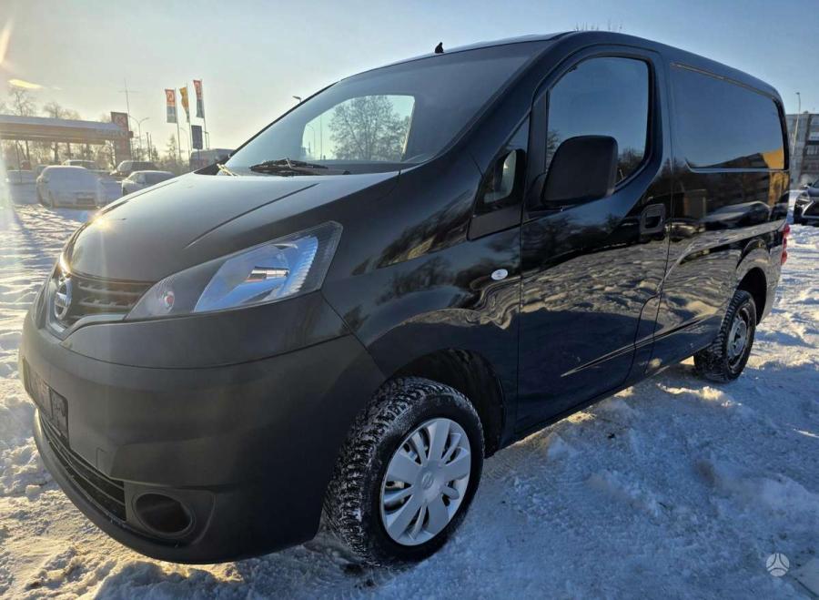Black Nissan NV200 2014 in Marijampole, with an engine capacity of 1.46 L and mileage of 162 thousand km for 4200 €, photo 1 on AUTOMOTO.COM.LV