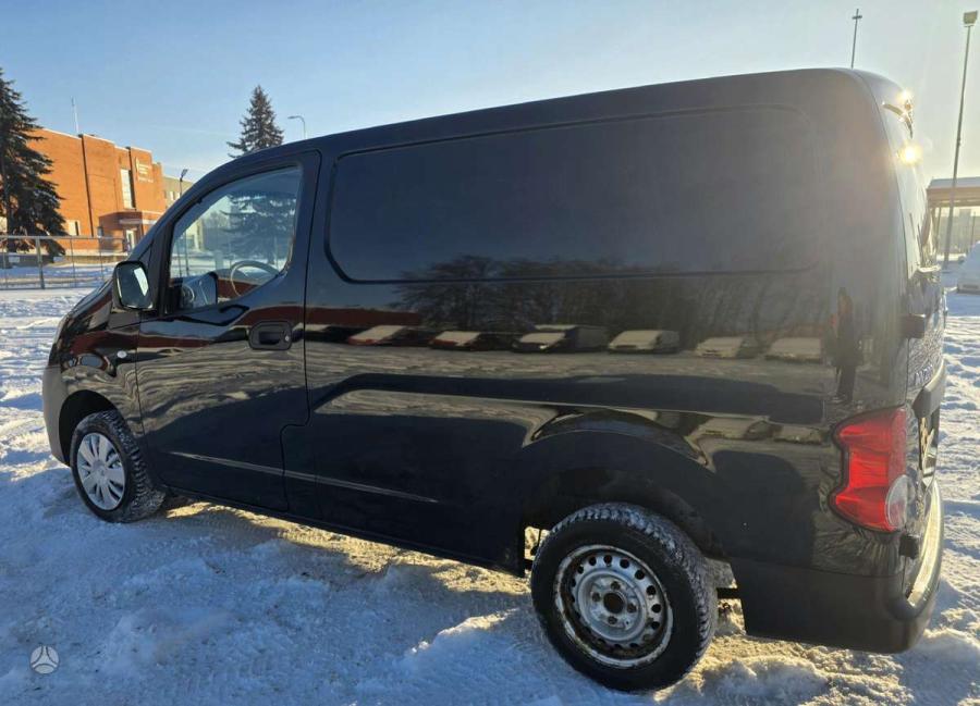 Black Nissan NV200 2014 in Marijampole, with an engine capacity of 1.46 L and mileage of 162 thousand km for 4200 €, photo 3 on AUTOMOTO.COM.LV