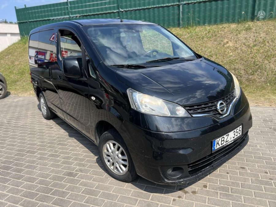 Melns Nissan NV200 2016 Viļņa, ar dzinēja tilpumu 1.46 L un nobraukumu 248 tūkst. km par 3700 €, foto 3 vietnē AUTOMOTO.COM.LV