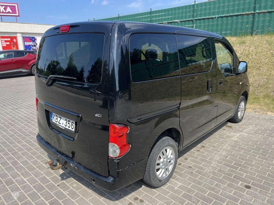 Melns Nissan NV200 2016 Viļņa, ar dzinēja tilpumu 1.46 L un nobraukumu 248 tūkst. km par 3700 €, foto 9 vietnē AUTOMOTO.COM.LV