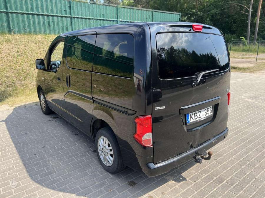 Melns Nissan NV200 2016 Viļņa, ar dzinēja tilpumu 1.46 L un nobraukumu 248 tūkst. km par 3700 €, foto 10 vietnē AUTOMOTO.COM.LV