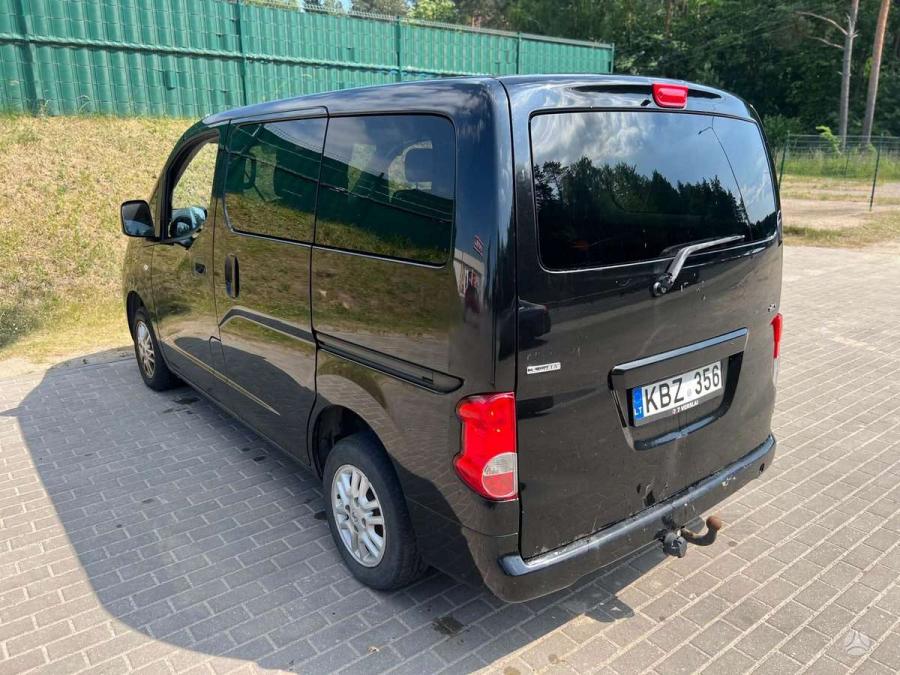 Melns Nissan NV200 2016 Viļņa, ar dzinēja tilpumu 1.46 L un nobraukumu 248 tūkst. km par 3300 €, foto 8 vietnē AUTOMOTO.COM.LV