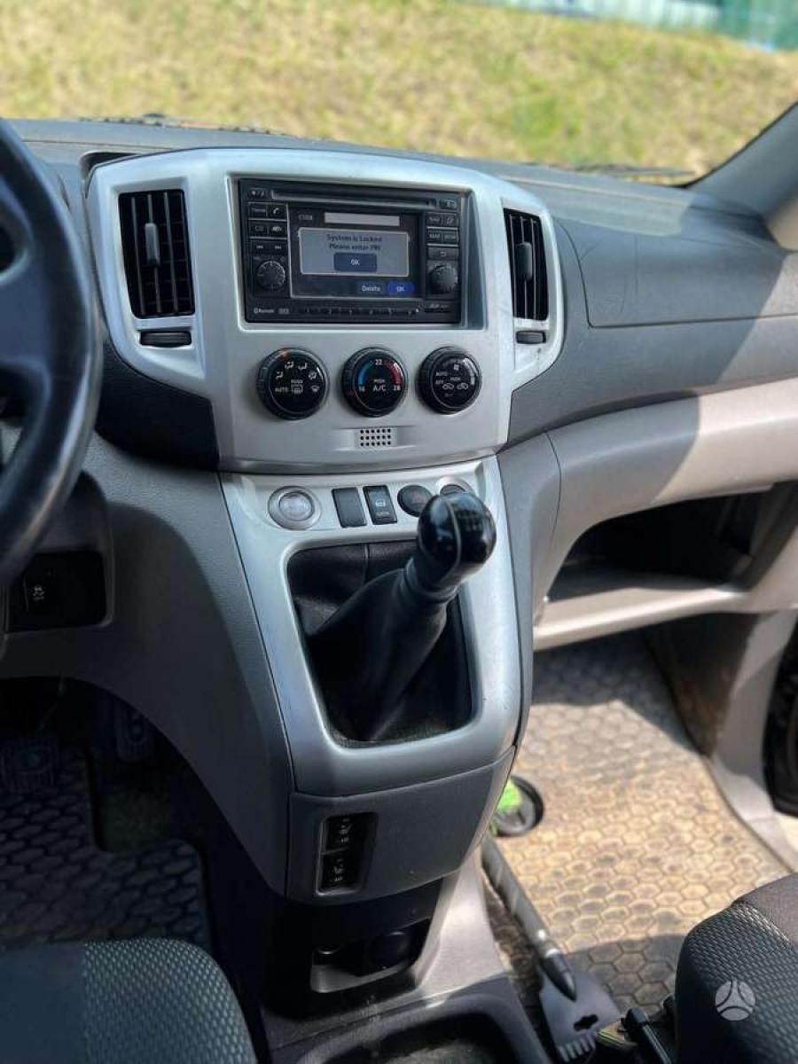 Melns Nissan NV200 2016 Viļņa, ar dzinēja tilpumu 1.46 L un nobraukumu 248 tūkst. km par 3300 €, foto 10 vietnē AUTOMOTO.COM.LV