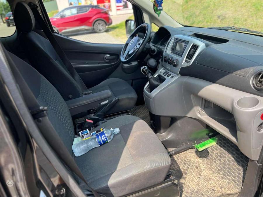 Melns Nissan NV200 2016 Viļņa, ar dzinēja tilpumu 1.46 L un nobraukumu 248 tūkst. km par 3300 €, foto 11 vietnē AUTOMOTO.COM.LV