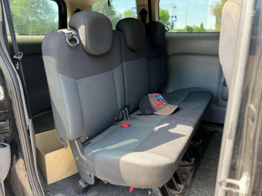 Melns Nissan NV200 2016 Viļņa, ar dzinēja tilpumu 1.46 L un nobraukumu 248 tūkst. km par 3300 €, foto 13 vietnē AUTOMOTO.COM.LV